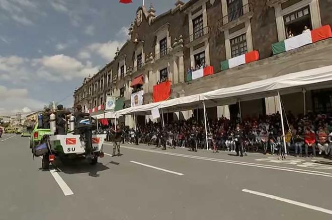 #EnVivo: Sigue el desfile de #Toluca aquí #EnVivo: Sigue el desfile de #Toluca aquí
