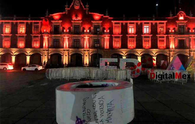 #Video: Feministas arrancan letra del Edomex; ahí quedó la leyenda ...